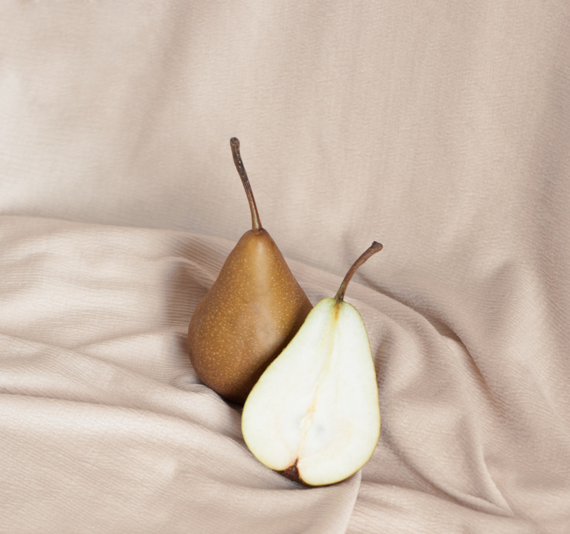 The 7 Best Pear Perfumes Of All Time